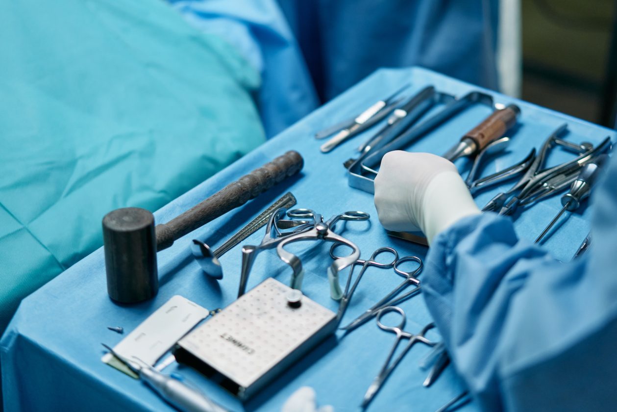 SLM | The Benefits of Working With the Best Hand Surgeons